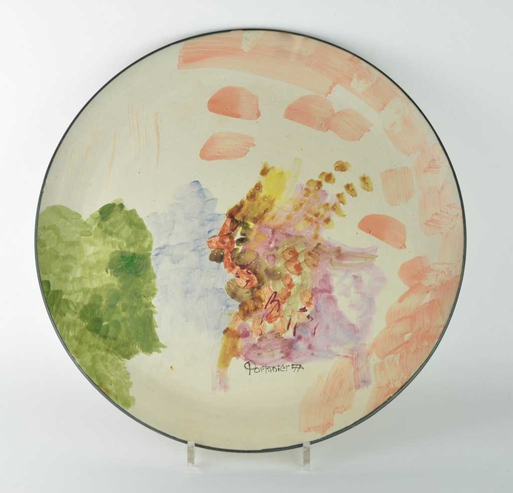 Portanier, très grand plat au visage de profil de 1977 - Céramique Magazine