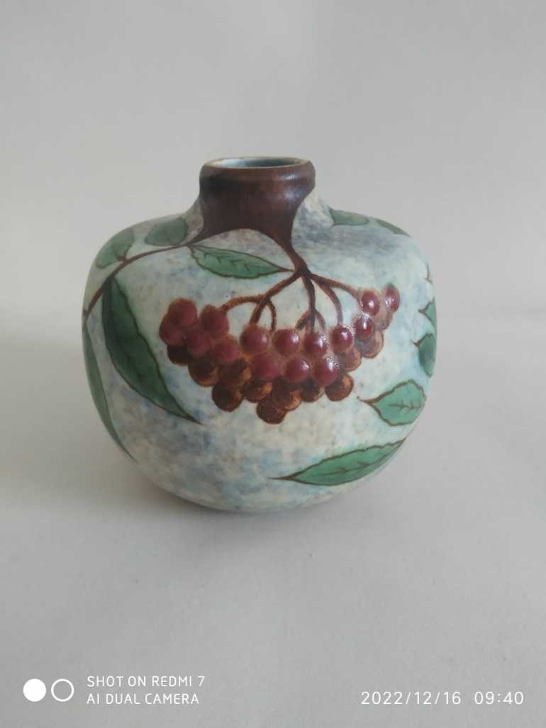 Louis Dage Paris , vase boule - Céramique Magazine